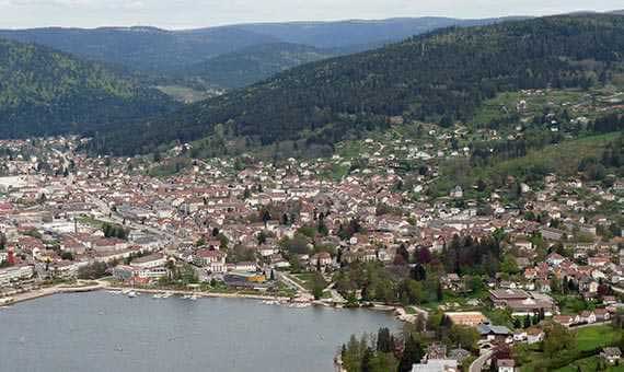 Gérardmer, une ville touristique : lac, randonnées,